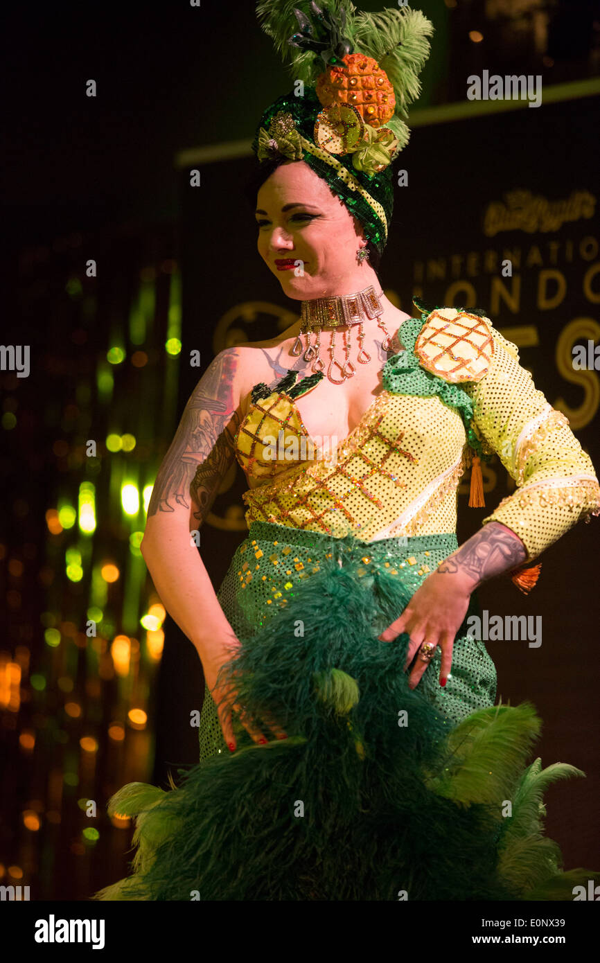 Burlesque Striptease Stockfotos und -bilder Kaufen - Alamy