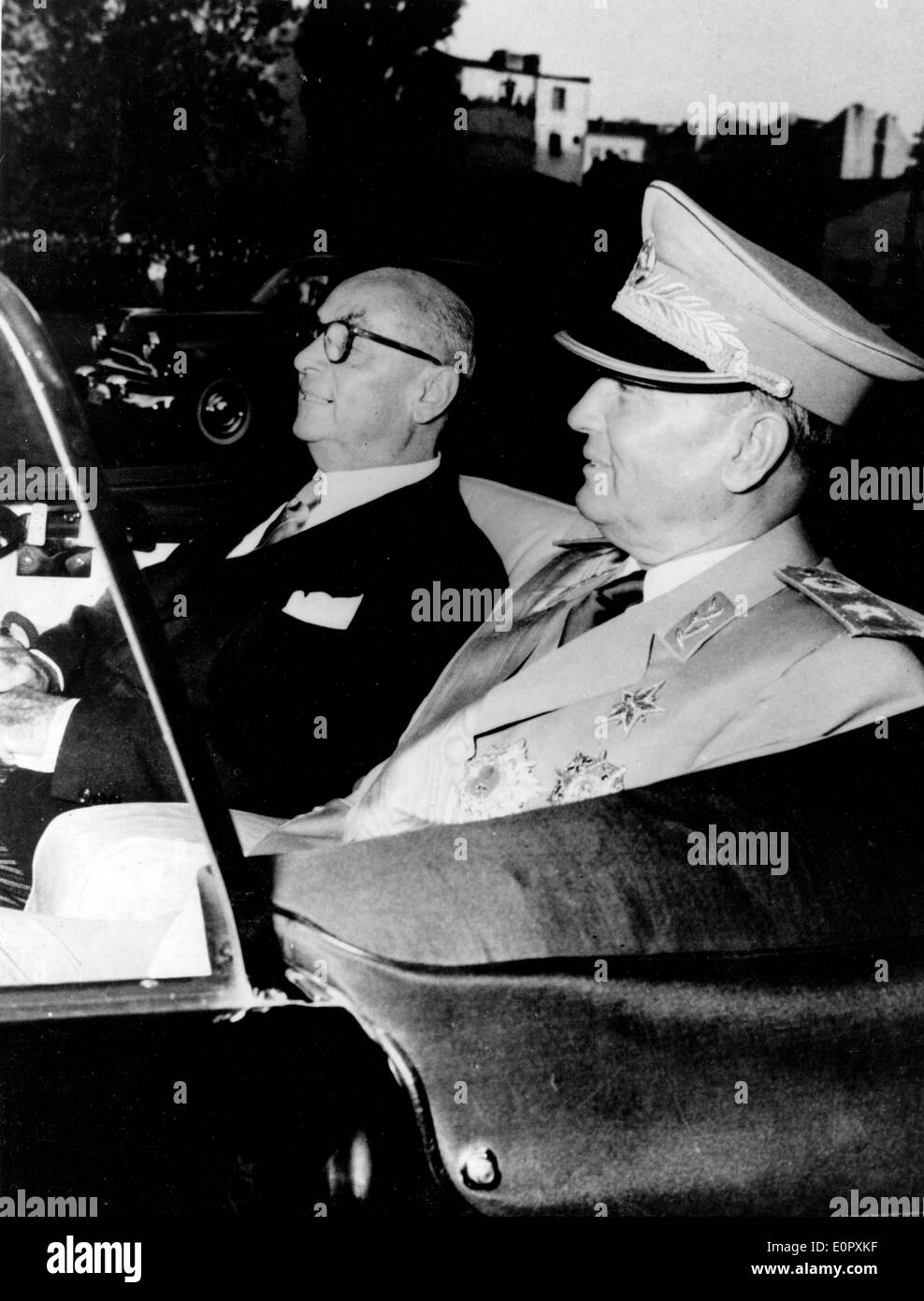 Uniform marshal josip broz tito Schwarzweiß-Stockfotos und -bilder - Alamy