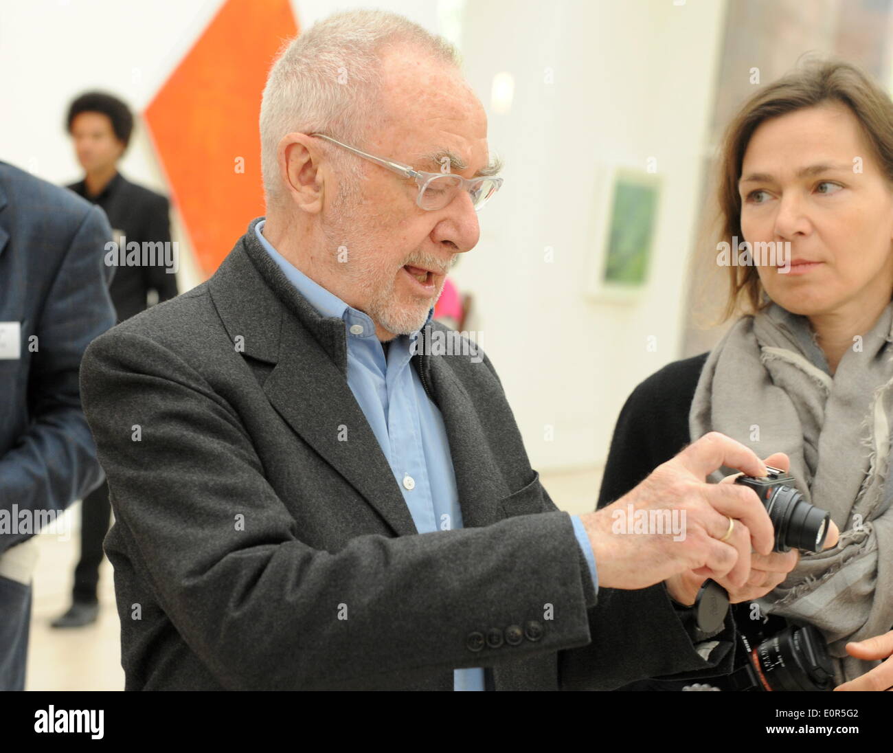 Deutsche Künstler Gerhard Richter Umgang mit seiner Kamera während ...