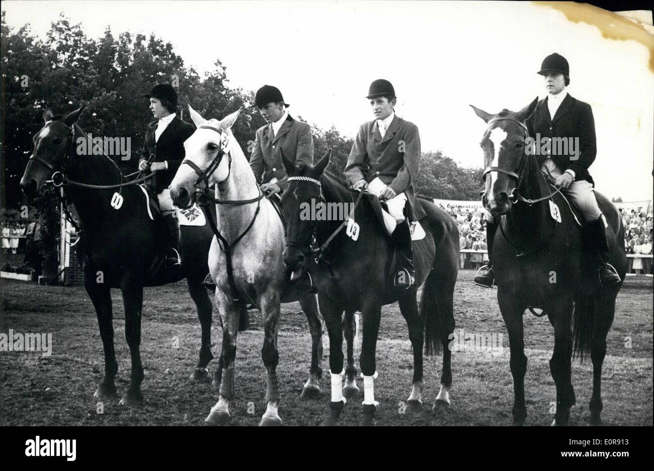 8. August 1958 - Bild von links nach rechts sind Miss Carola Beard auf ...