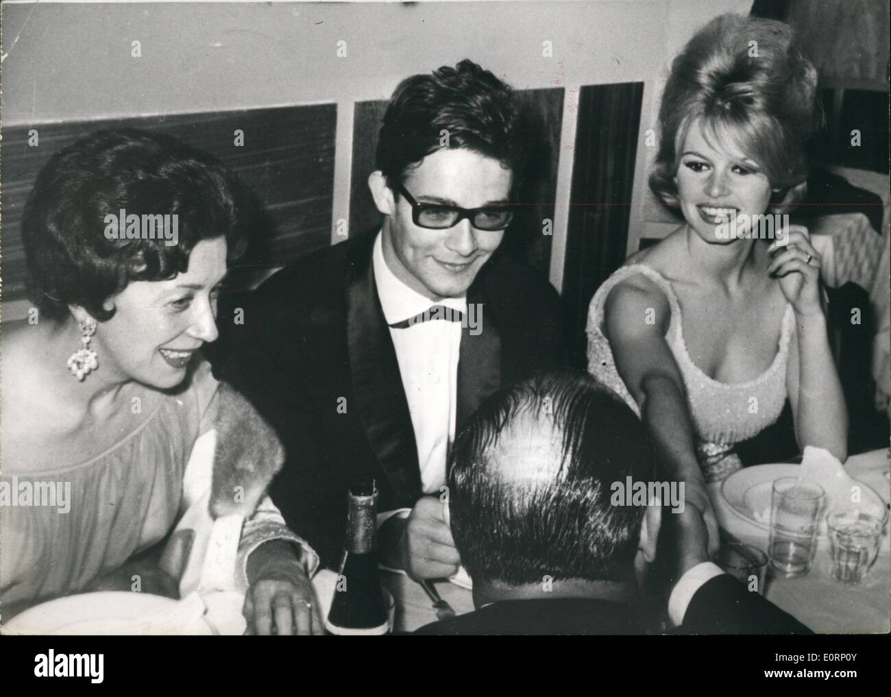 4. April 1960 - b.b. Und Mann in Lissabon: Brigitte Bardot und ihr ...