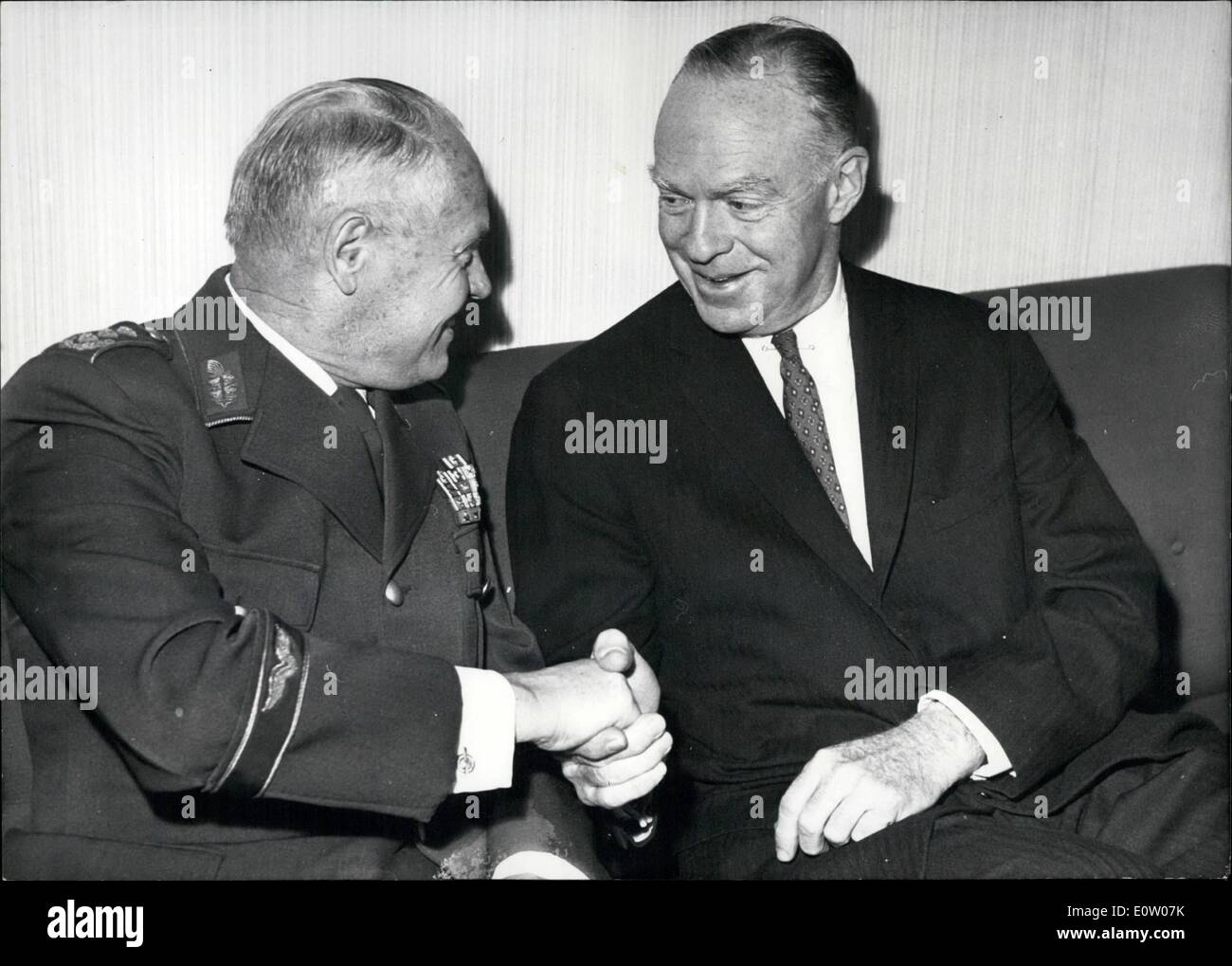 Lieutenant general josef kammhuber -Fotos und -Bildmaterial in hoher ...