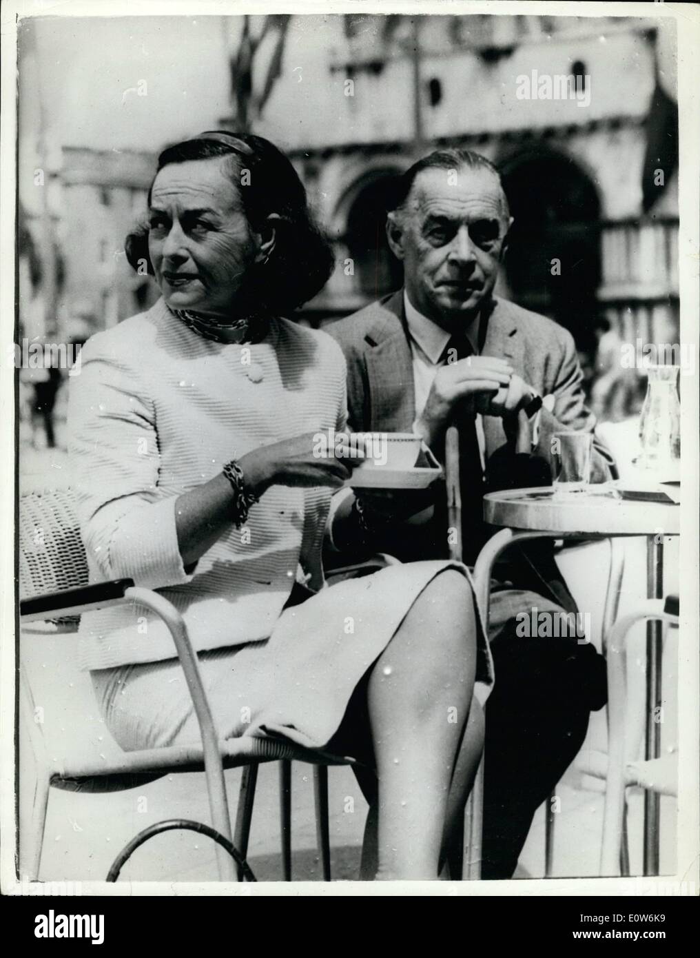 Paulette goddard 1961 -Fotos und -Bildmaterial in hoher Auflösung – Alamy