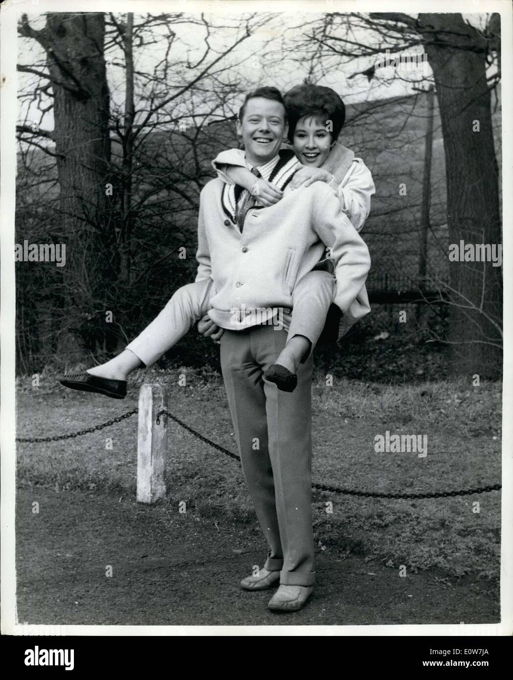 14. Dezember 1961 - Pick-A-Back Fahrt für Helen Shapiro: Helen Shapiro ...