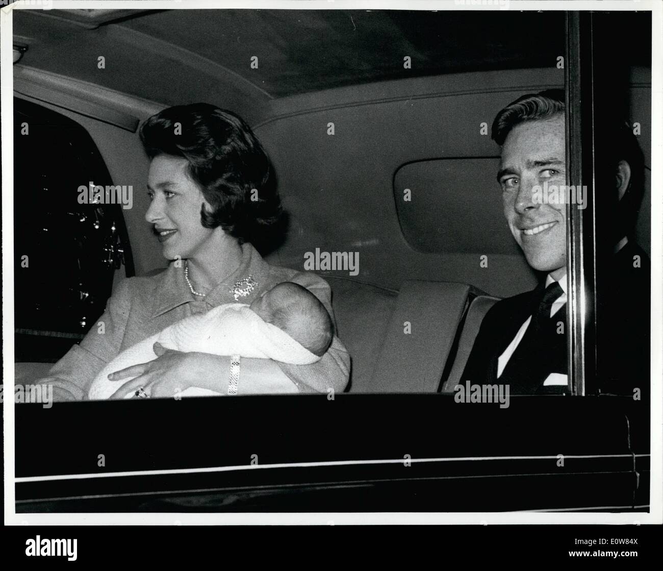 11. November 1961 - Ron Buton. London. D.H.: Königliche Baby geht Rom ...