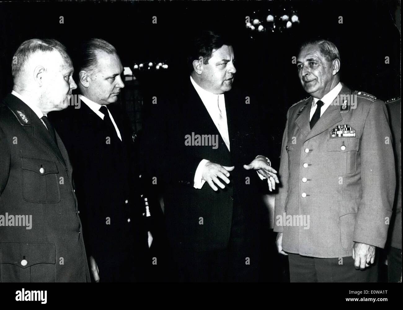 German general and admiral -Fotos und -Bildmaterial in hoher Auflösung ...