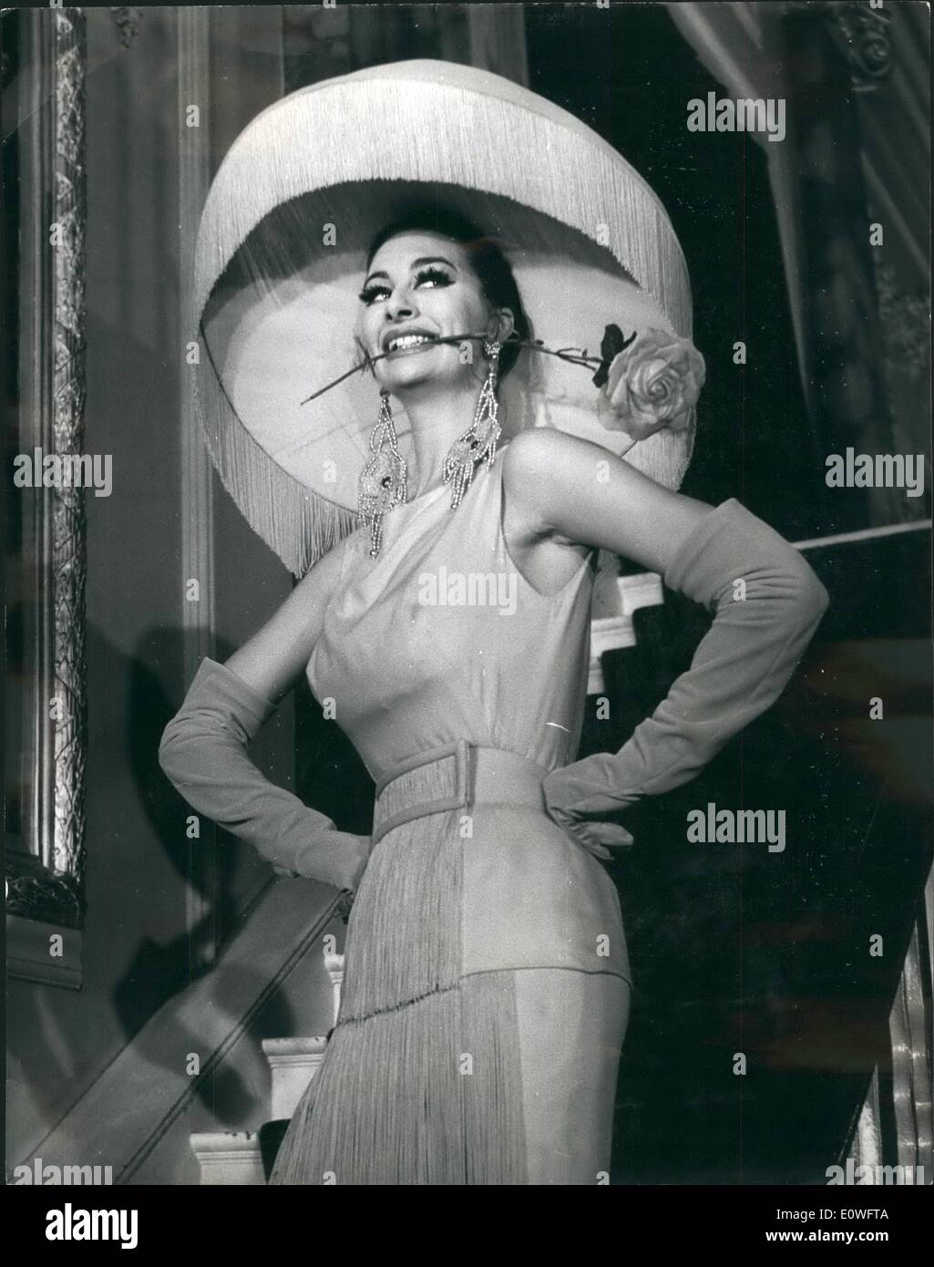 Norman hartnell -Fotos und -Bildmaterial in hoher Auflösung – Alamy