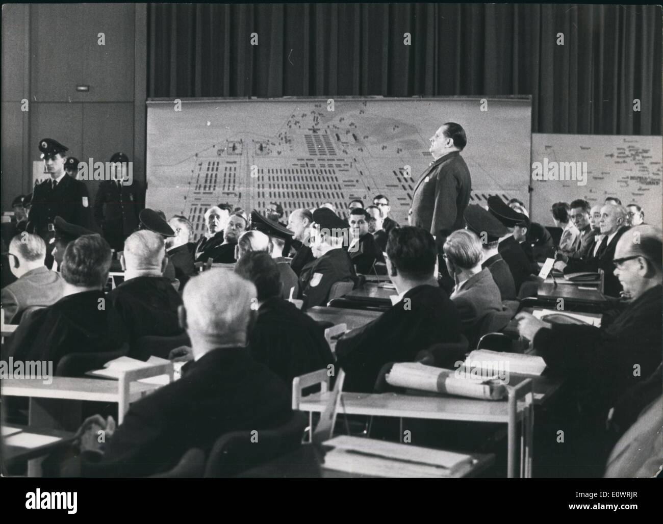 Auschwitz prozeß frankfurt -Fotos und -Bildmaterial in hoher Auflösung ...