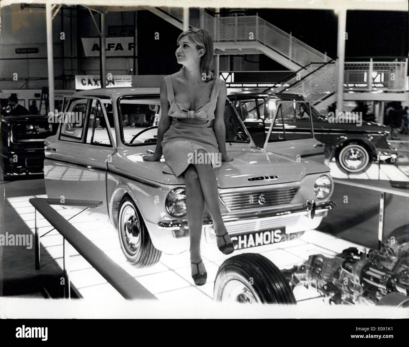 21. Oktober 1964 - auf der Motor Show. Foto zeigt: Formschöne Gilda ...