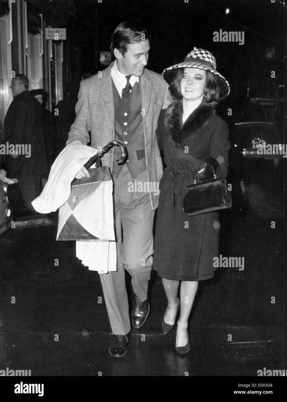 Schauspielerin Natalie Wood walking mit David Niven Jr Stockfotografie ...