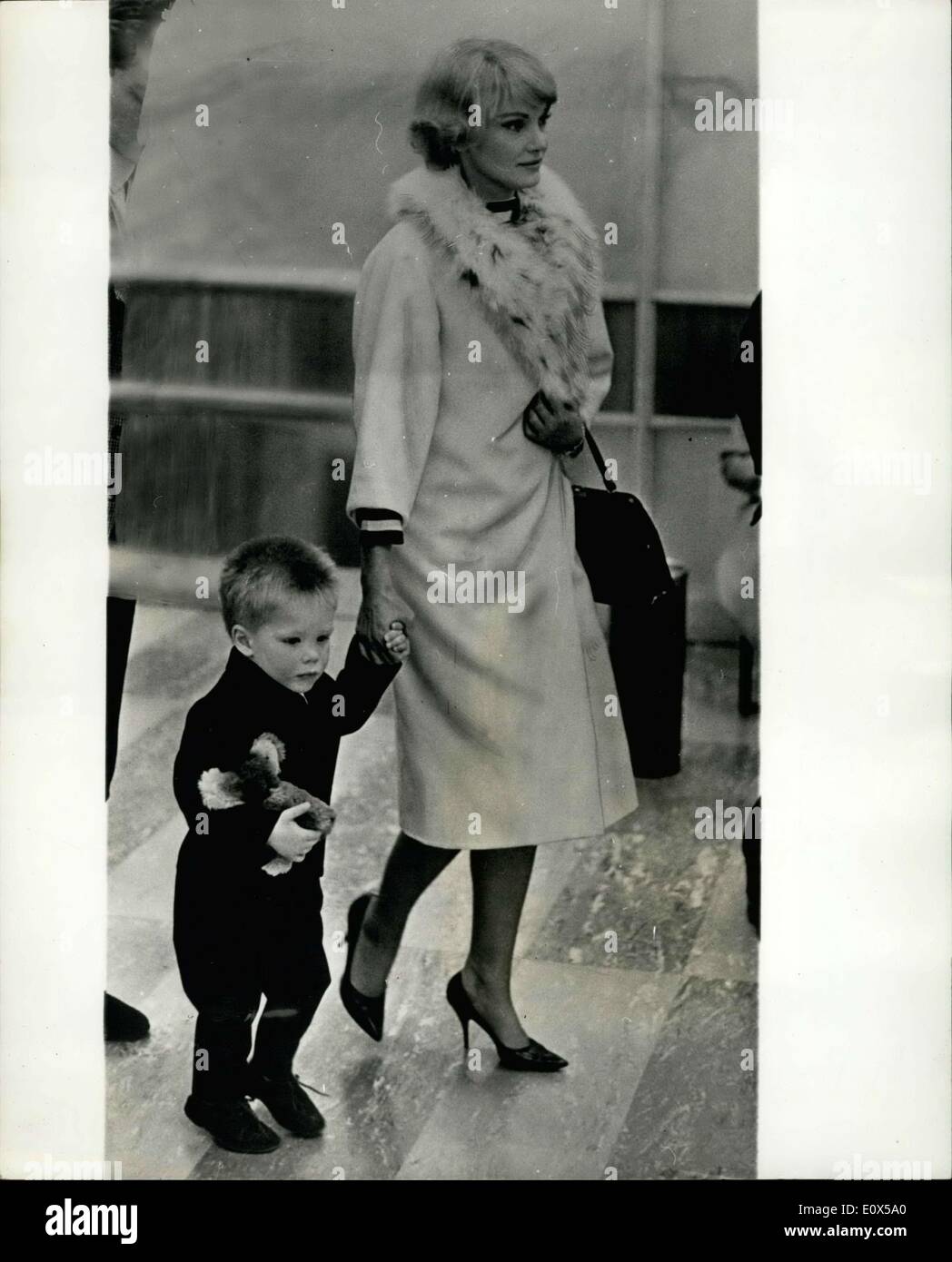 Diane cilento -Fotos und -Bildmaterial in hoher Auflösung – Alamy
