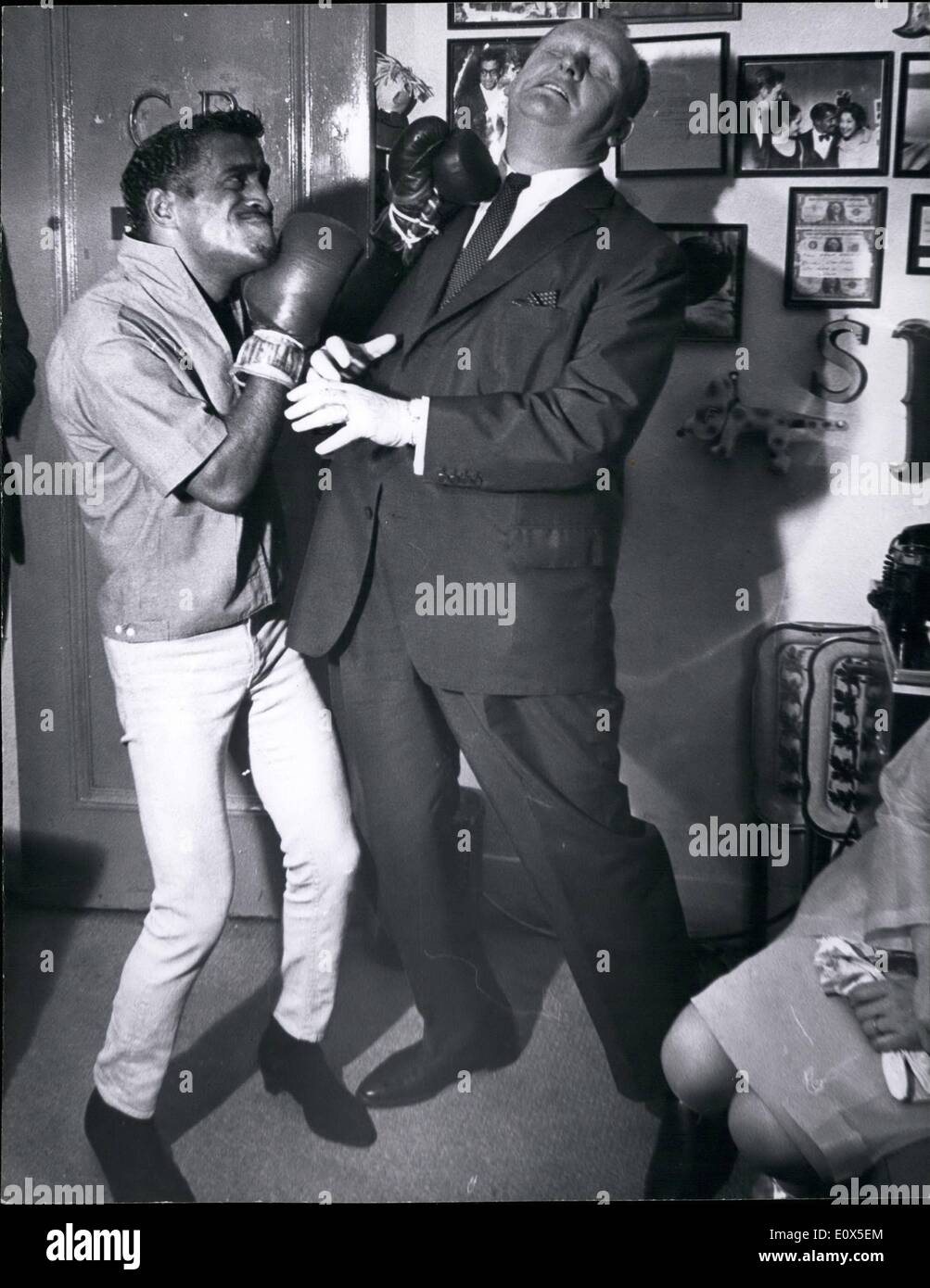 Gert fröbe goldfinger -Fotos und -Bildmaterial in hoher Auflösung – Alamy