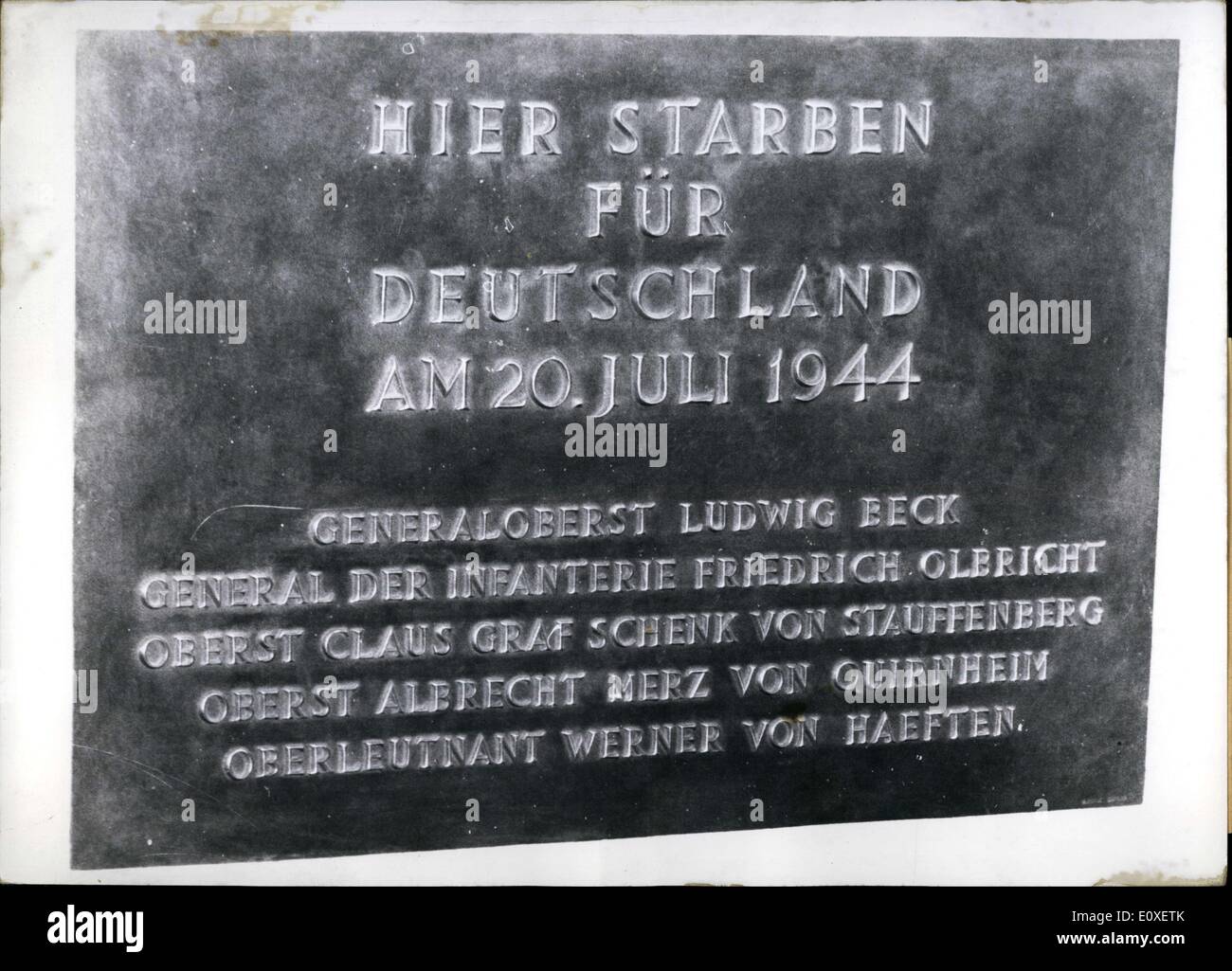 12. Juli 1966 - im Bild ist ein Gedenkstein zu Ehren der deutschen ...