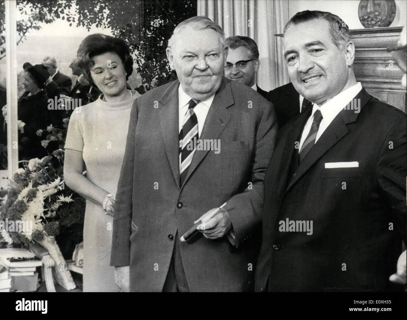 Erich Mende Stockfotos und -bilder Kaufen - Alamy