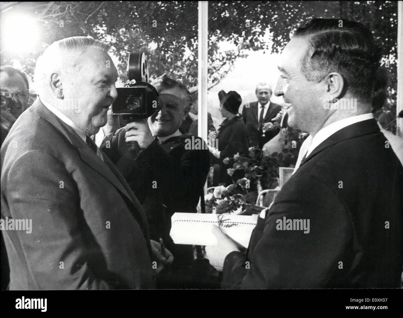 Erich Mende Stockfotos und -bilder Kaufen - Alamy