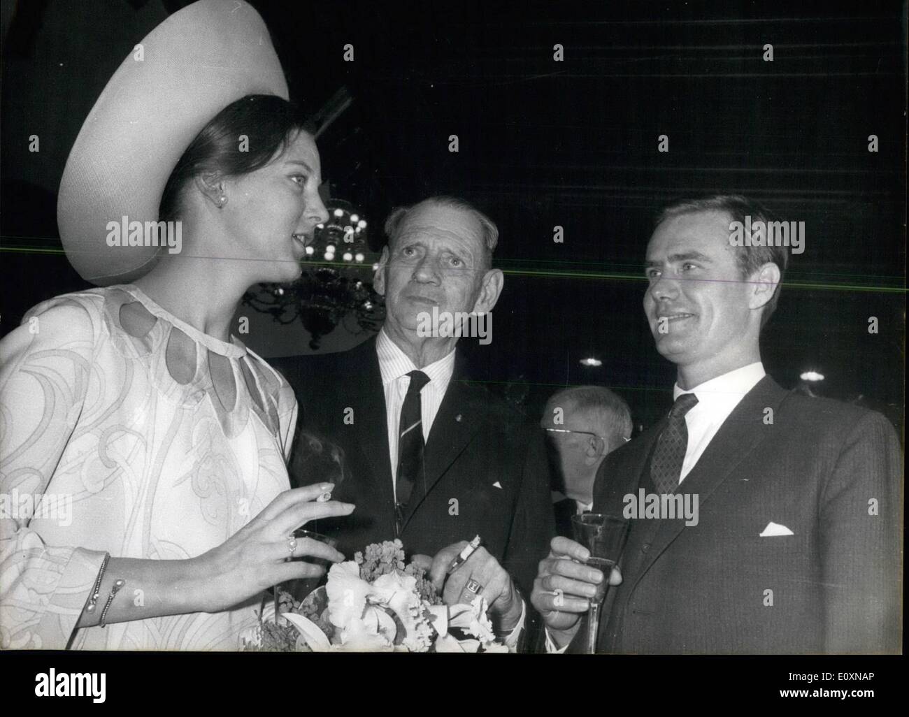 Henri de monpezat seine verlobte prinzessin -Fotos und -Bildmaterial in ...