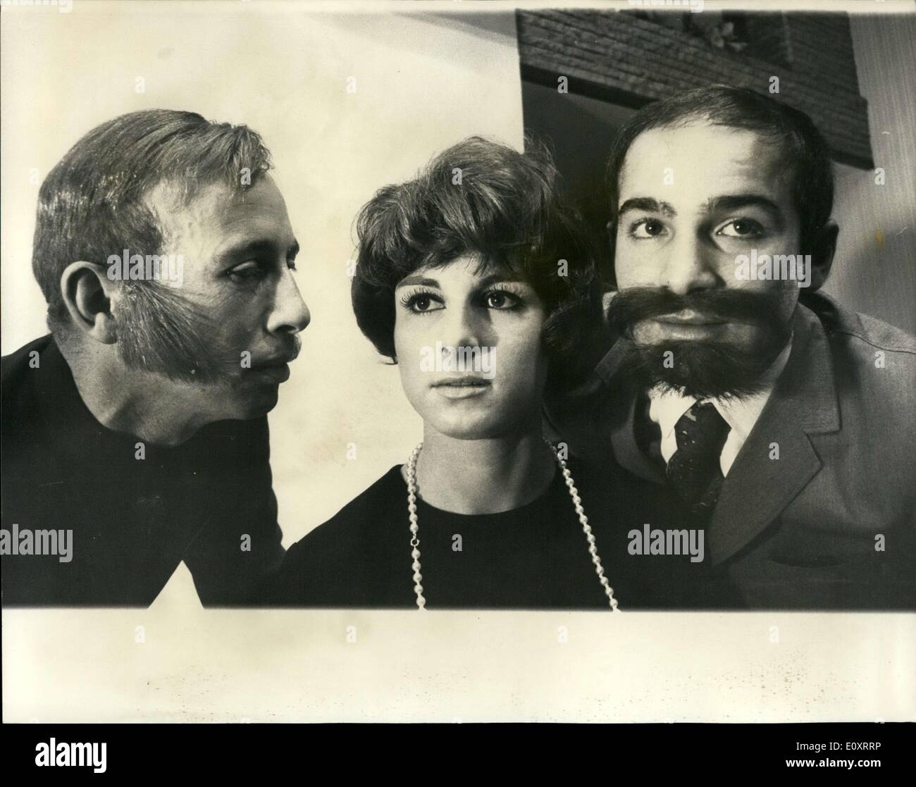 8. November 1967 - Alexe zeigt seine Popover und "Meisterwerke": Alexe ...