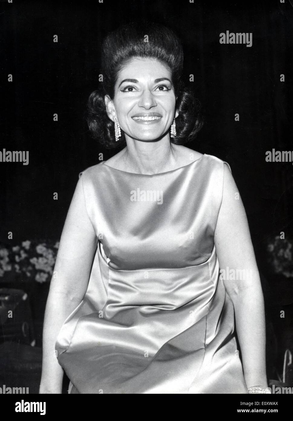 Paris oper schwarz weiss bühne -Fotos und -Bildmaterial in hoher ...