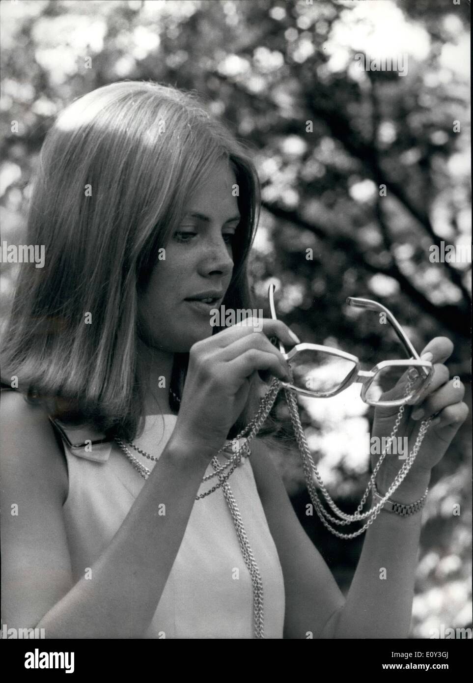 7. Juli 1968 - Blonde schwedische Schauspielerin Britt Eklund, die ...