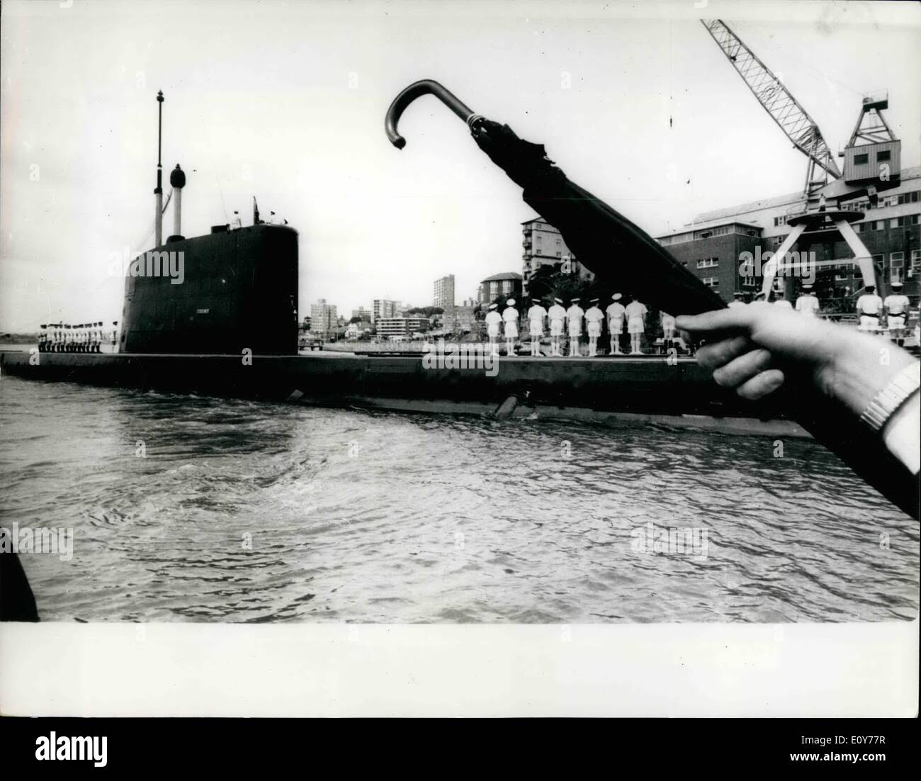 1. Januar 1969 - EXIT THE ROYAL NAVY - fliegen T6HE JOLLY ROGER fliegen ...