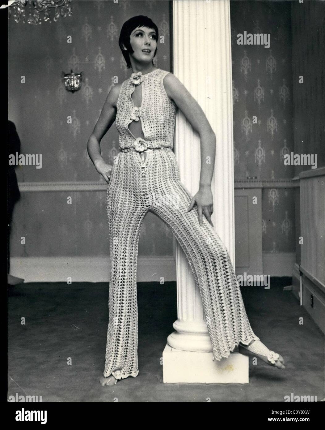 2. Februar 1969 - Hand häkeln/Strick Fashion Show: Eine Vorschau von ...