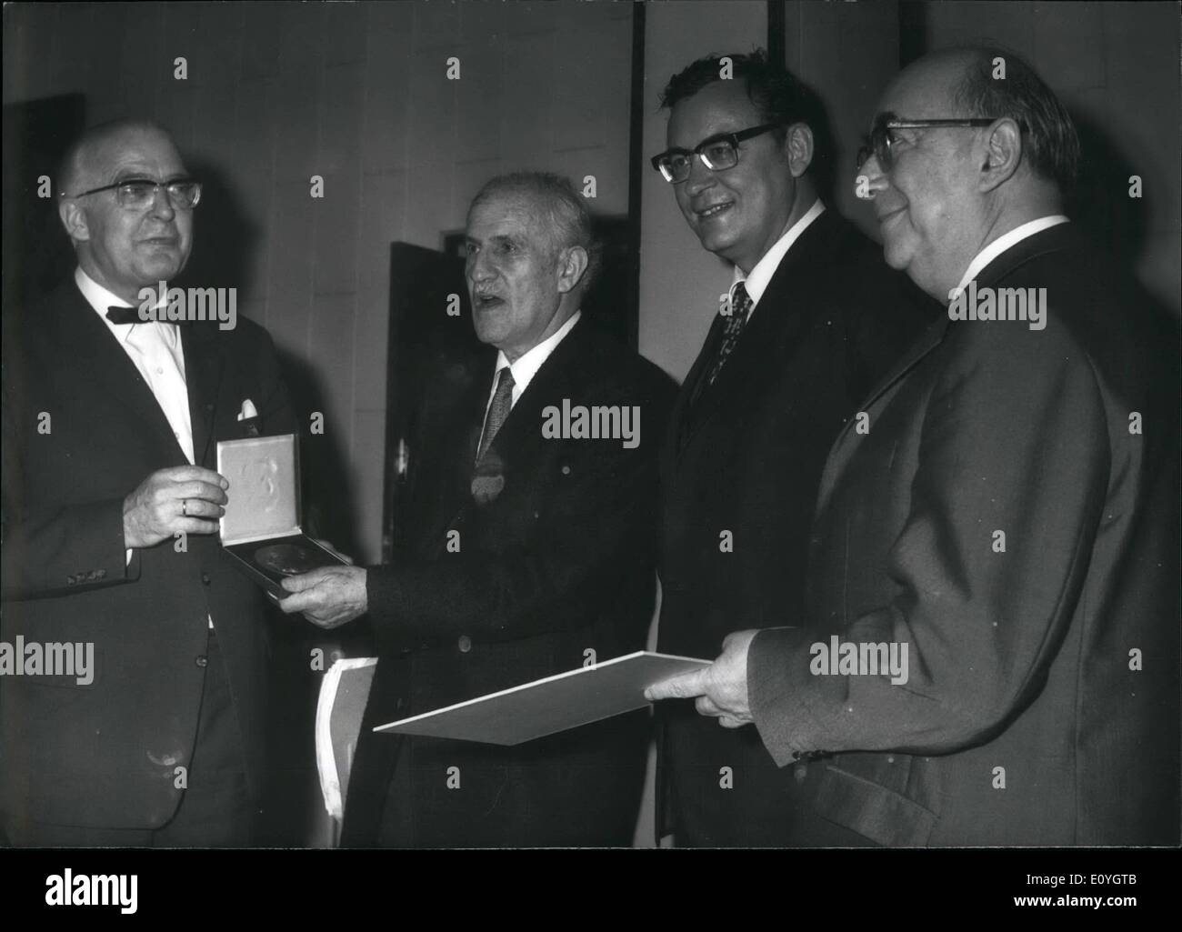 5. Mai 1970 - In einem Feier-Stunden bekam an die jüdische Gemeinde ...