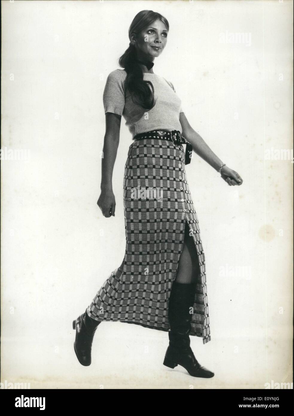 Moulin rouge dancer -Fotos und -Bildmaterial in hoher Auflösung – Alamy