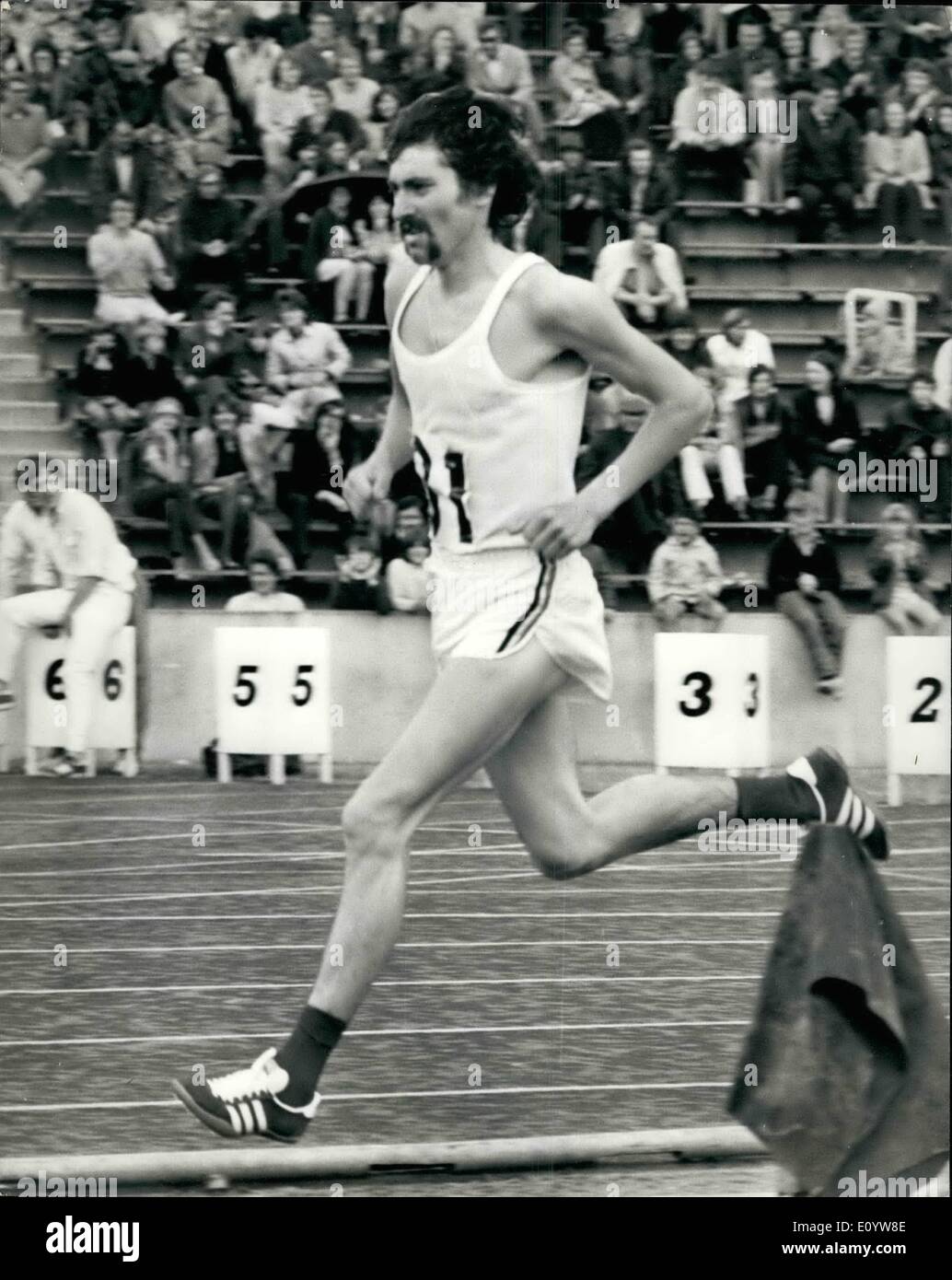 Momente der weltgeschichte -Fotos und -Bildmaterial in hoher Auflösung ...