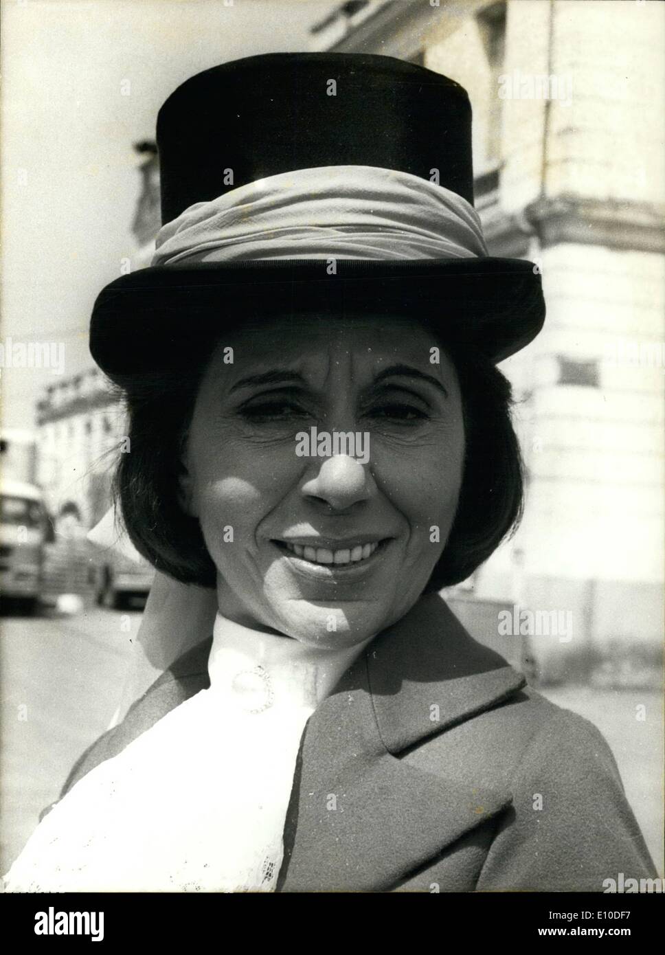 Alice sapritch -Fotos und -Bildmaterial in hoher Auflösung – Alamy