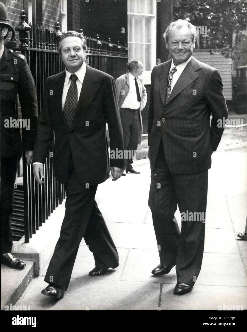 Mario soares willy brandt -Fotos und -Bildmaterial in hoher Auflösung ...