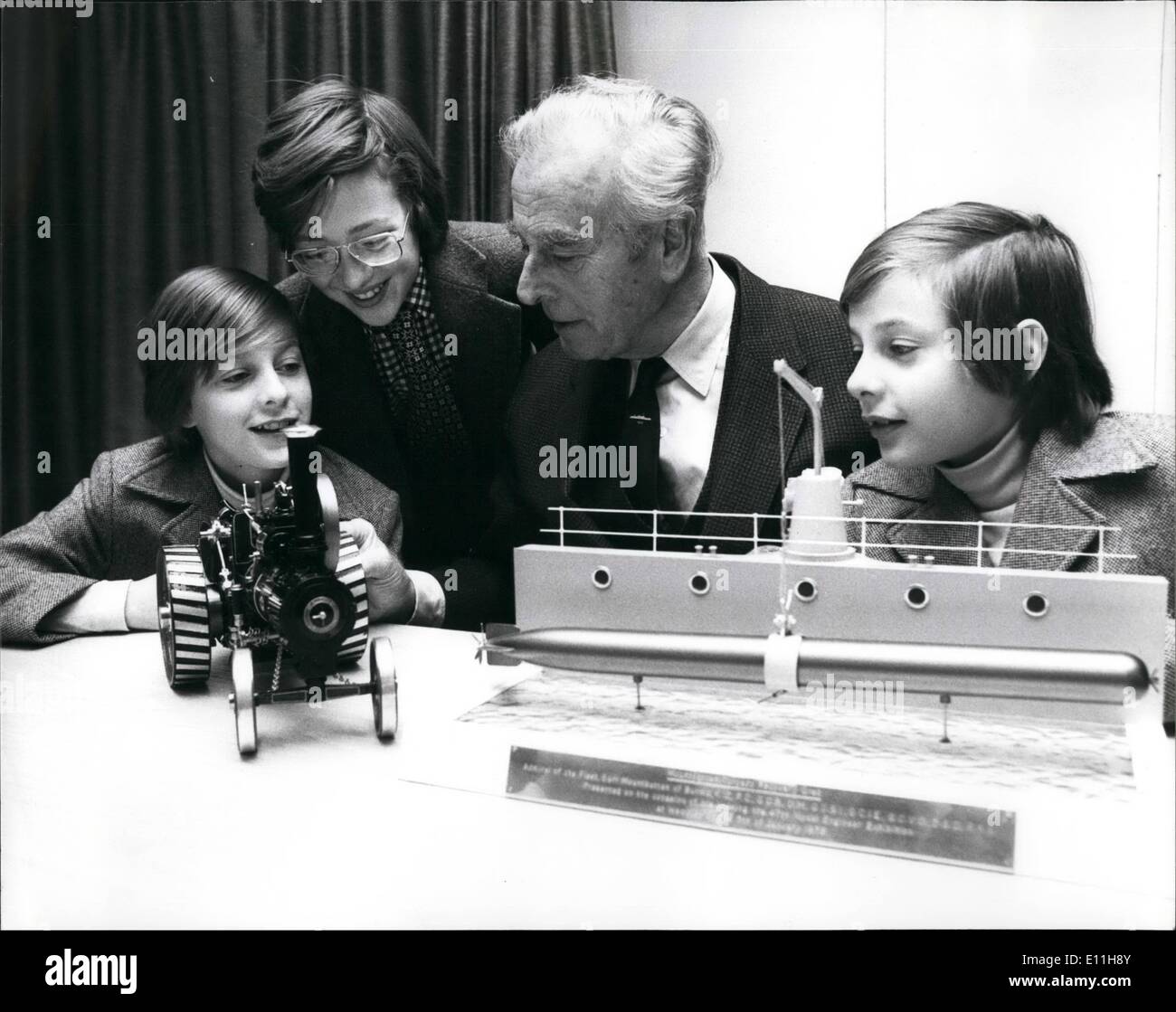 1. Januar 1978 - Lord Mountbatten mit seinen drei Enkelkindern L-R ...