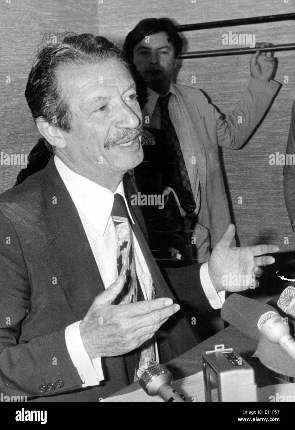 Shapour bakhtiar -Fotos und -Bildmaterial in hoher Auflösung – Alamy