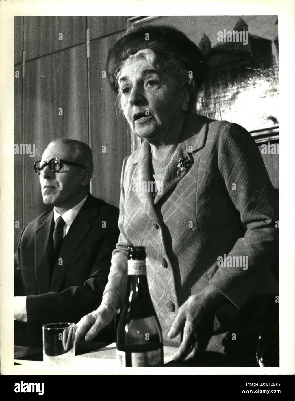 Lina merlin -Fotos und -Bildmaterial in hoher Auflösung – Alamy