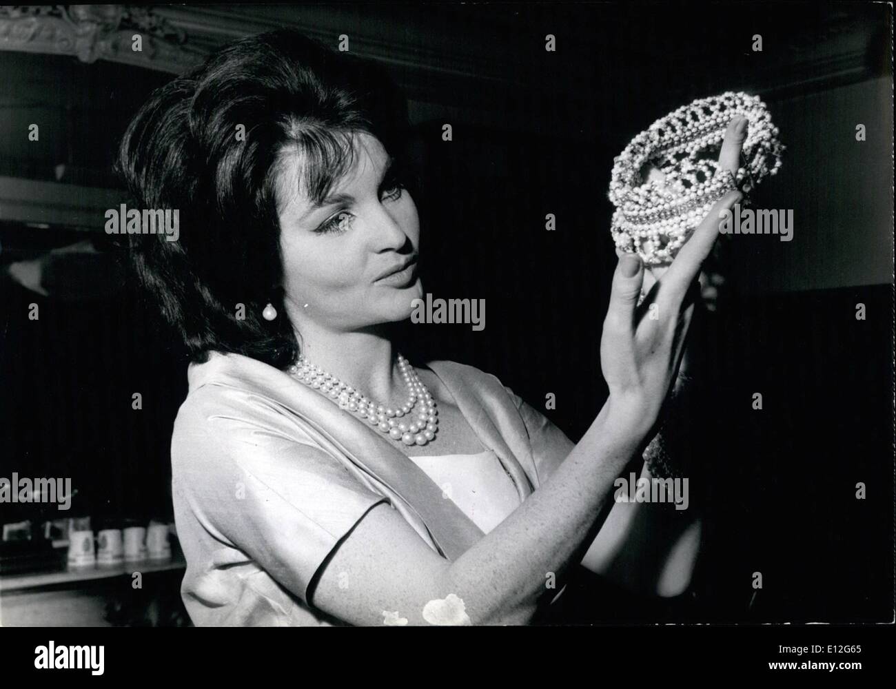 Yvonne furneaux la dolce vita -Fotos und -Bildmaterial in hoher ...