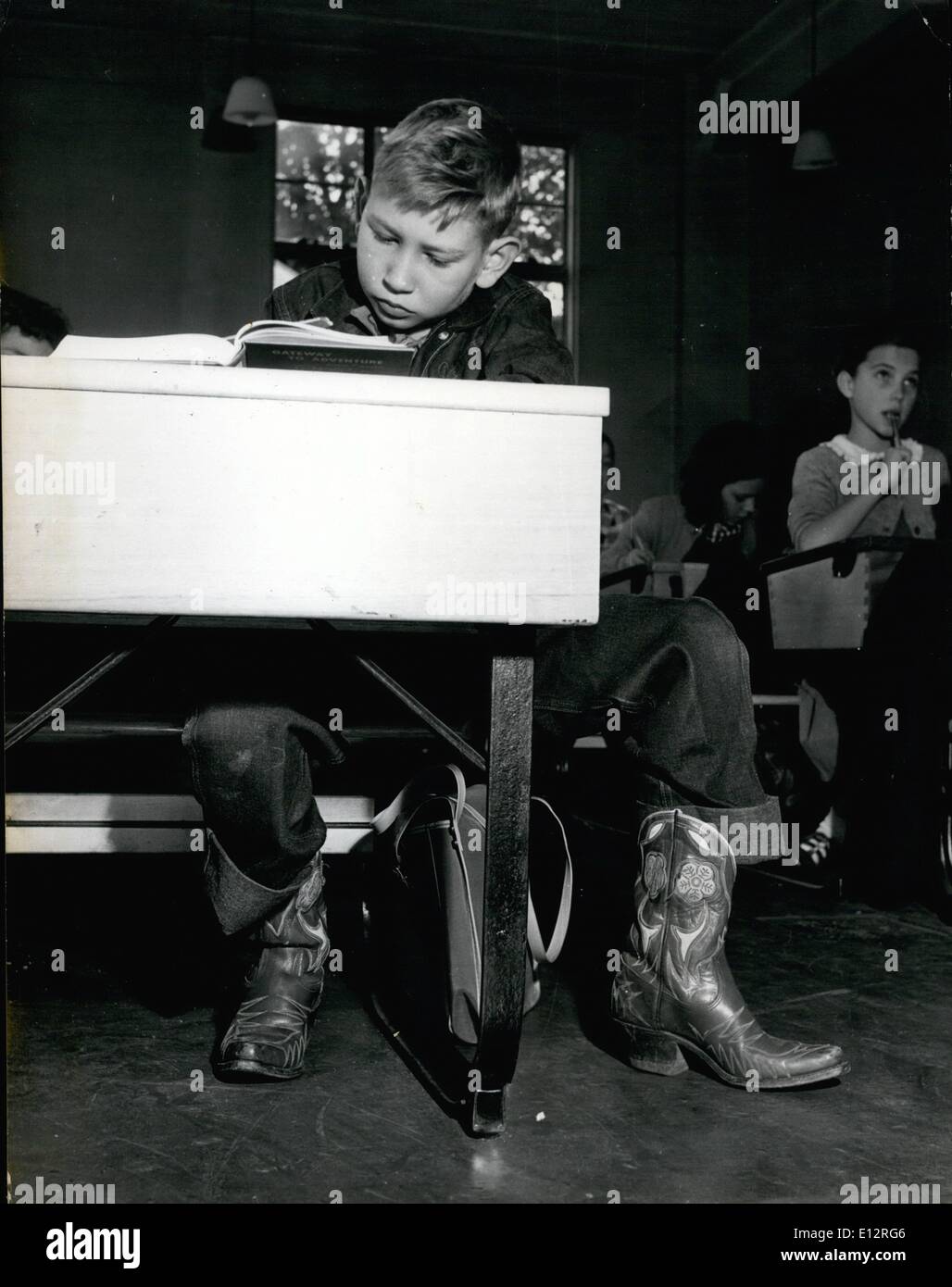25. Februar 2012 - macht ein junger Cowboy Schule in Bushey Park. Er ...