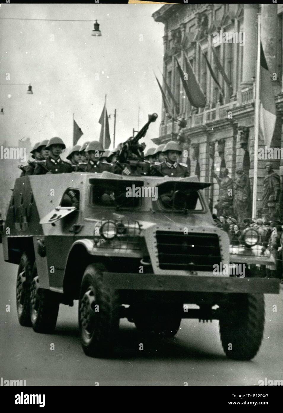 Berliner parade -Fotos und -Bildmaterial in hoher Auflösung – Alamy