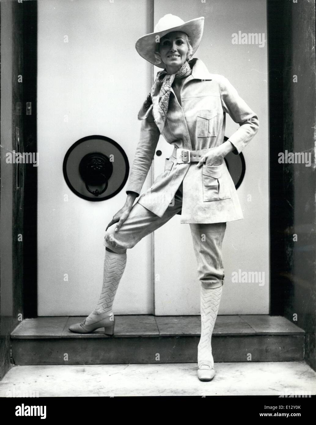 Knickerbocker suit -Fotos und -Bildmaterial in hoher Auflösung – Alamy