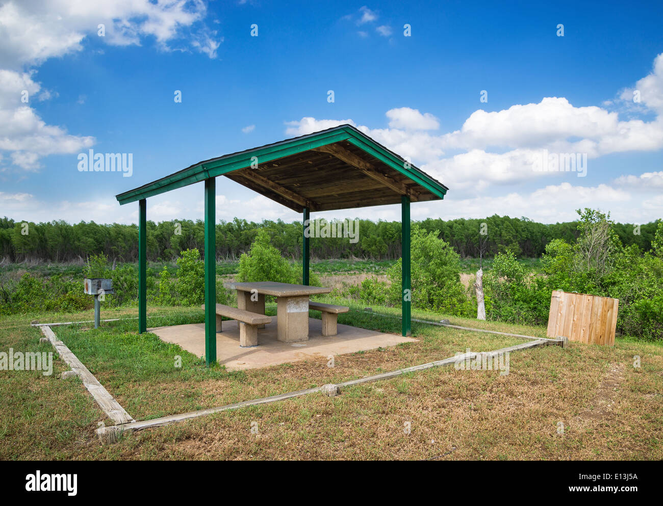 Im bodengrill -Fotos und -Bildmaterial in hoher Auflösung – Alamy