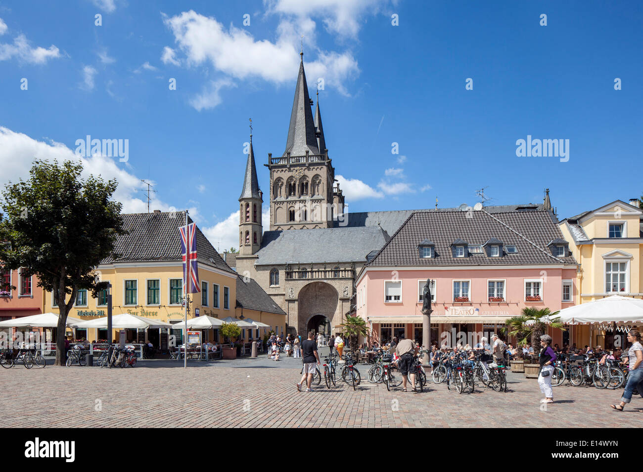 Xanten Kathedrale oder St. Viktor Dom und Marktplatz Quadrat, Xanten ...