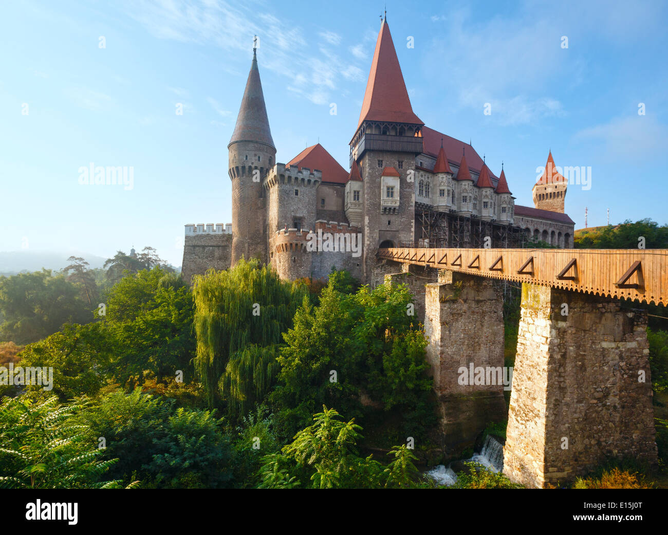 Burg hunedoara -Fotos und -Bildmaterial in hoher Auflösung – Alamy