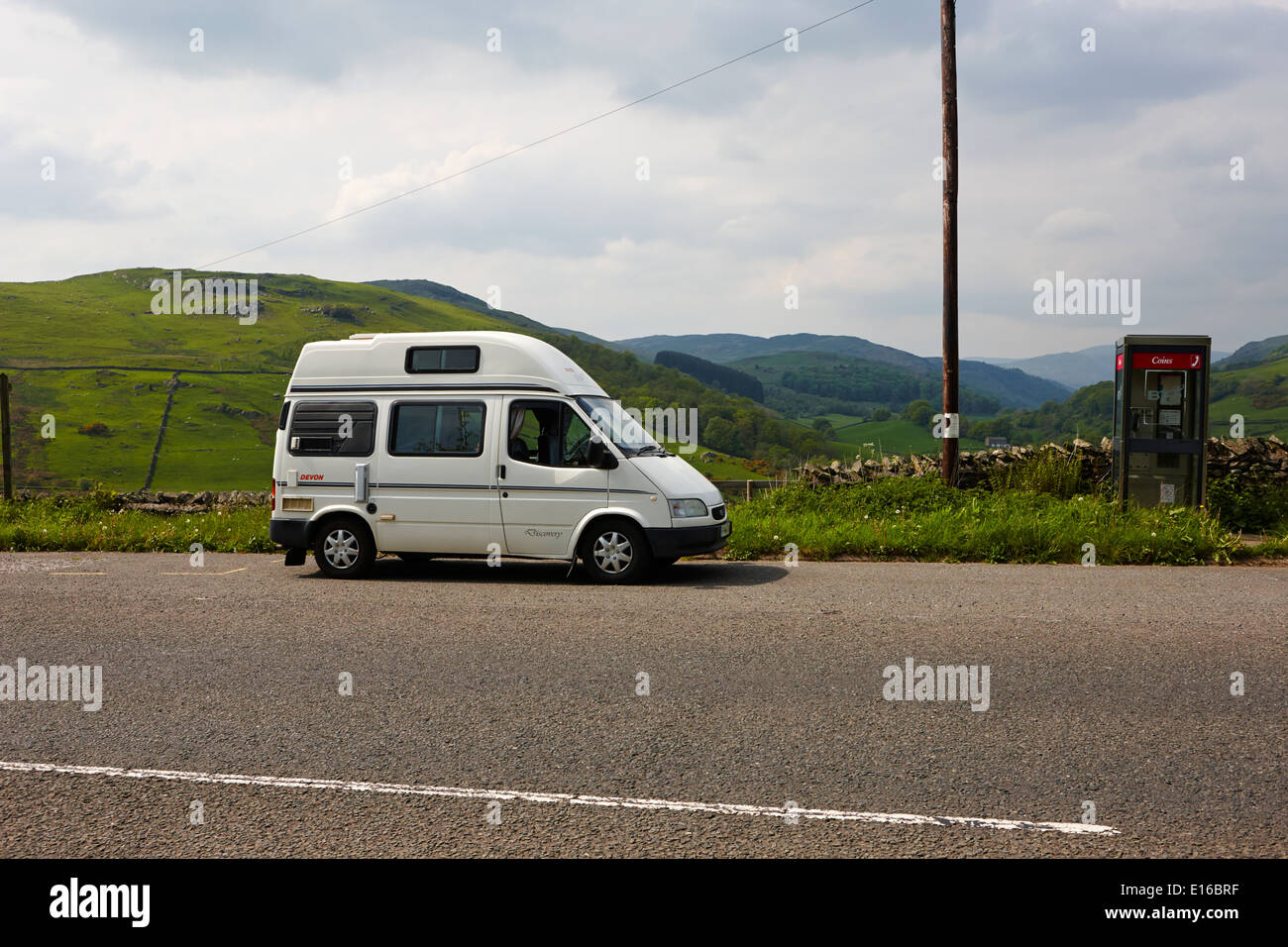 Old ford transit campervan parked -Fotos und -Bildmaterial in hoher ...