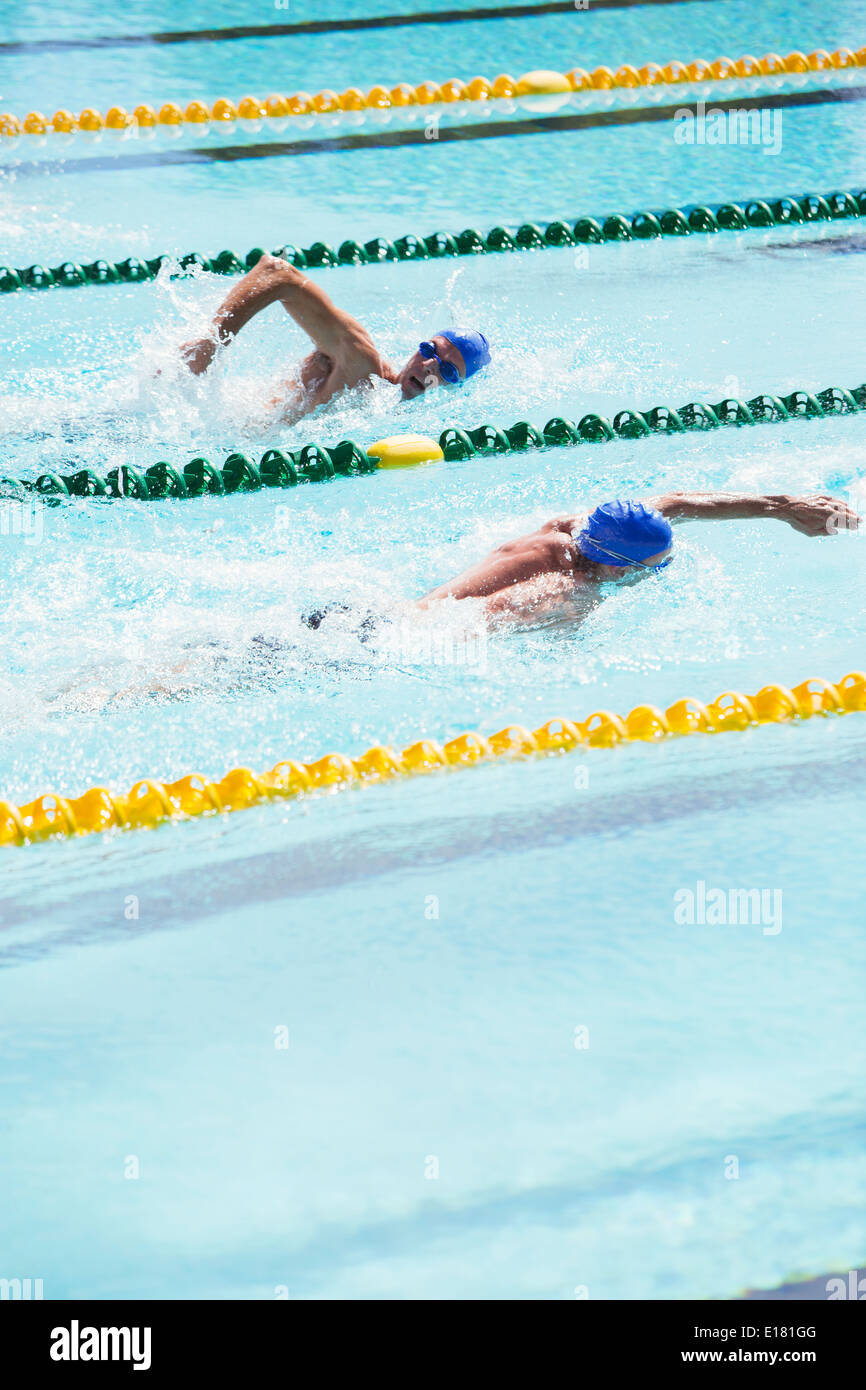 Schwimmer im hallenbad -Fotos und -Bildmaterial in hoher Auflösung – Alamy