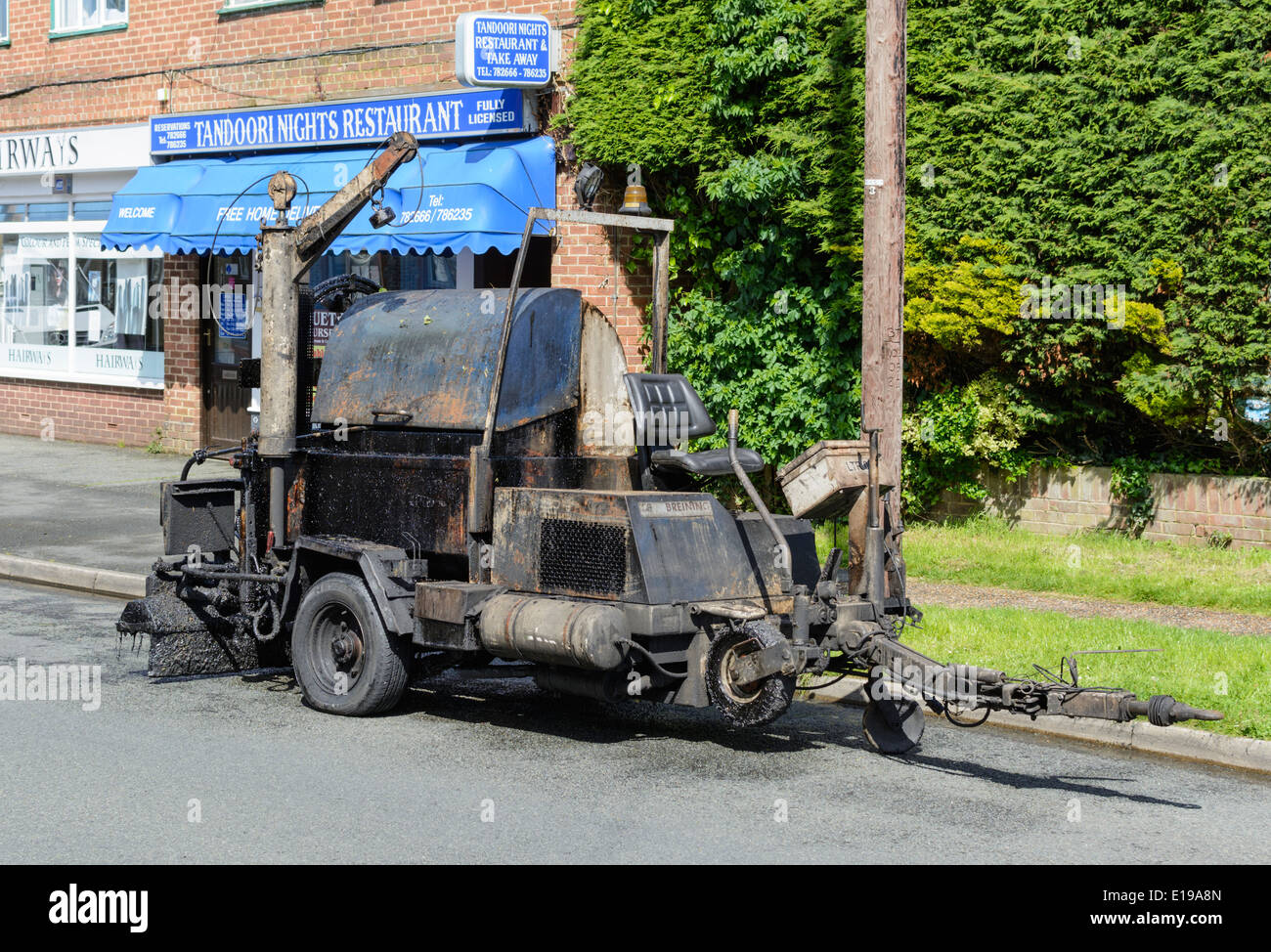 Tarmac Machine Vehicle Stockfotos und -bilder Kaufen - Alamy