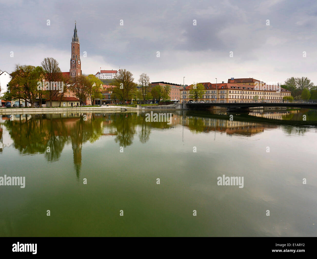 Stadtbild mit der Isar, Landshut, Bayern, Deutschland Stockfotografie ...