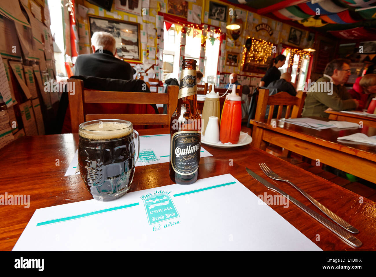 Ushuaia dublin pub -Fotos und -Bildmaterial in hoher Auflösung – Alamy