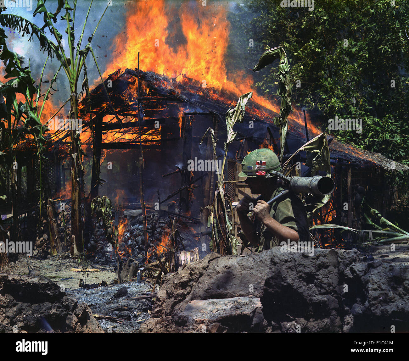 Viet cong fire -Fotos und -Bildmaterial in hoher Auflösung – Alamy