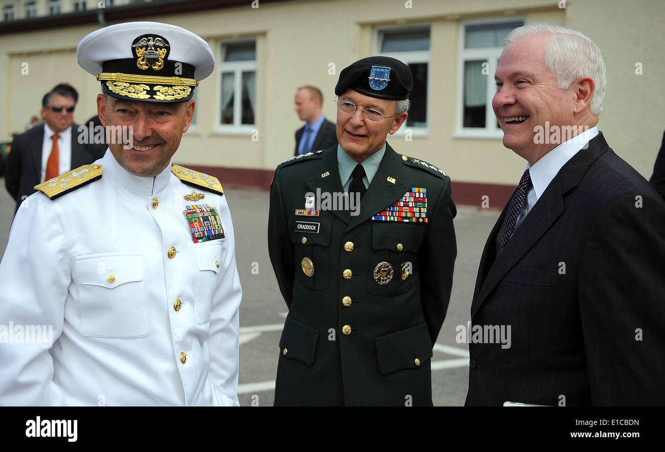 Uns marine adm james stavridis -Fotos und -Bildmaterial in hoher ...