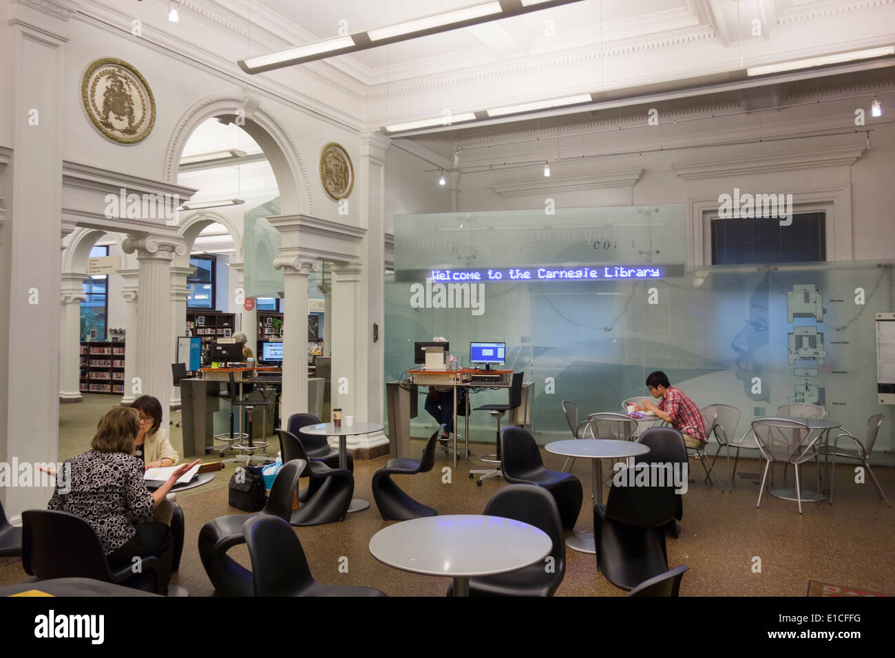 Carnegie library interior -Fotos und -Bildmaterial in hoher Auflösung ...