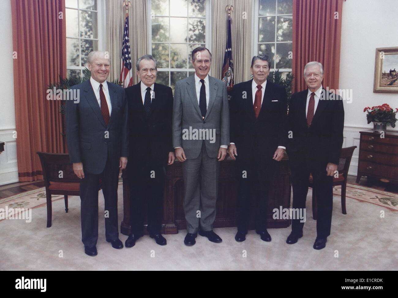 Präsident George H.W. Bush mit ehemaligen Präsidenten Gerald Ford ...