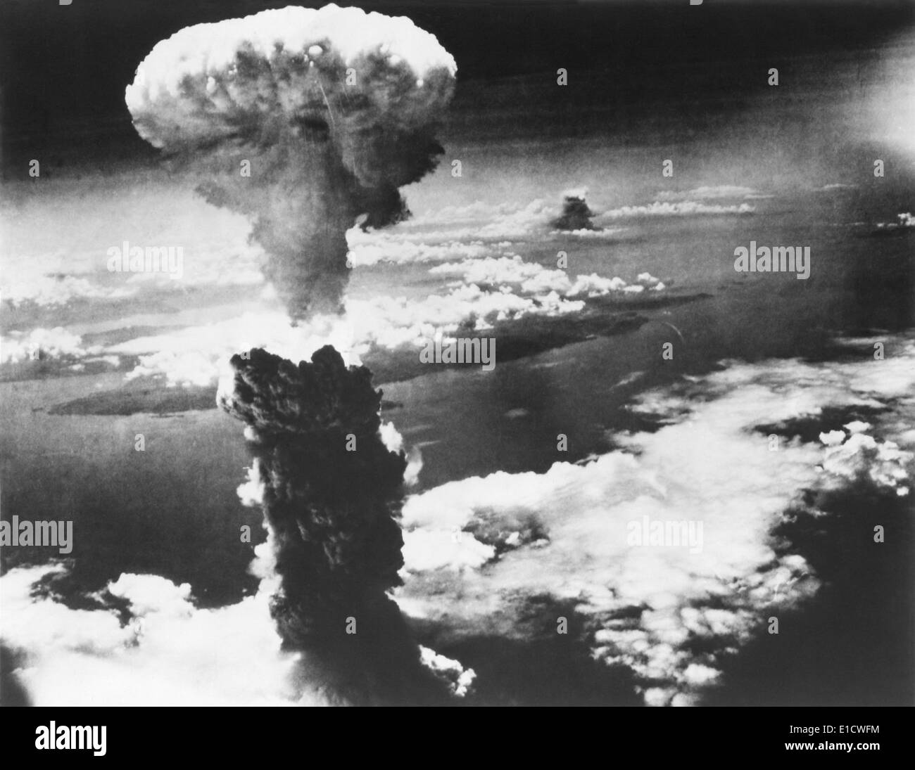 Atomic explosion nagasaki -Fotos und -Bildmaterial in hoher Auflösung ...